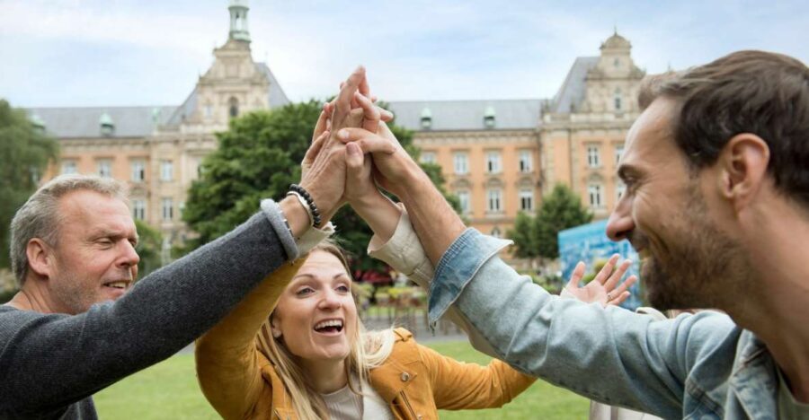 Berlin: Outdoor Escape Game Mitte - What should you expect at the start?