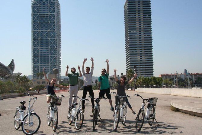 Best of Barcelona Highlights Bike Tour in Small-Group or Private tour - The Itinerary: A Deep Dive