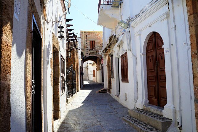 Best Of Lindos & Rhodes - Guided Private Tour - Half Day - Groups Up 19 People - The Transportation and Group Size: Making Travel Comfortable