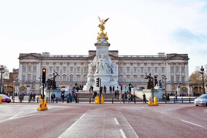 Black Taxi Tour of London: Classic Sightseeing Bespoke & Fun - Navigating the itinerary