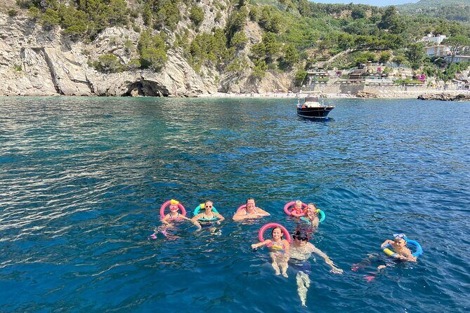 Boat tour in Capri - The Itinerary: What to Expect