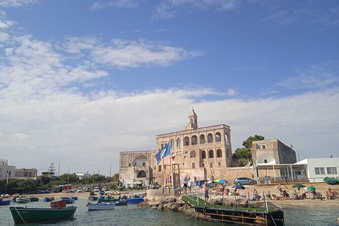 Boat tour of the Polignano a Mare caves with aperitif - What It Feels Like on the Water