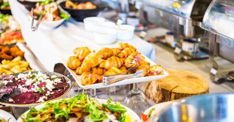 Bonn: Sunday Brunch Buffet with Cologne live music - The Experience: What You Can Expect