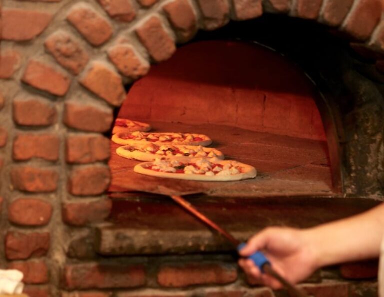 Boston: North End Pizza Walking Tour with 3 Slices & Cannoli - Authentic Insights from Reviews