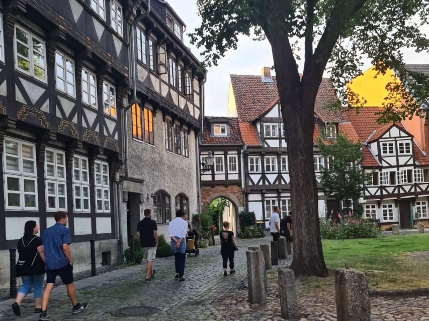 Braunschweig: Guided Walking Tour with Food Tastings - Practical Details and Tips