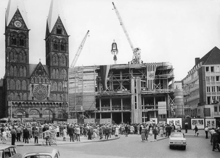 Bremen: Historic old town tour with Geo Epoche - An Engaging Introduction to Bremen’s Past