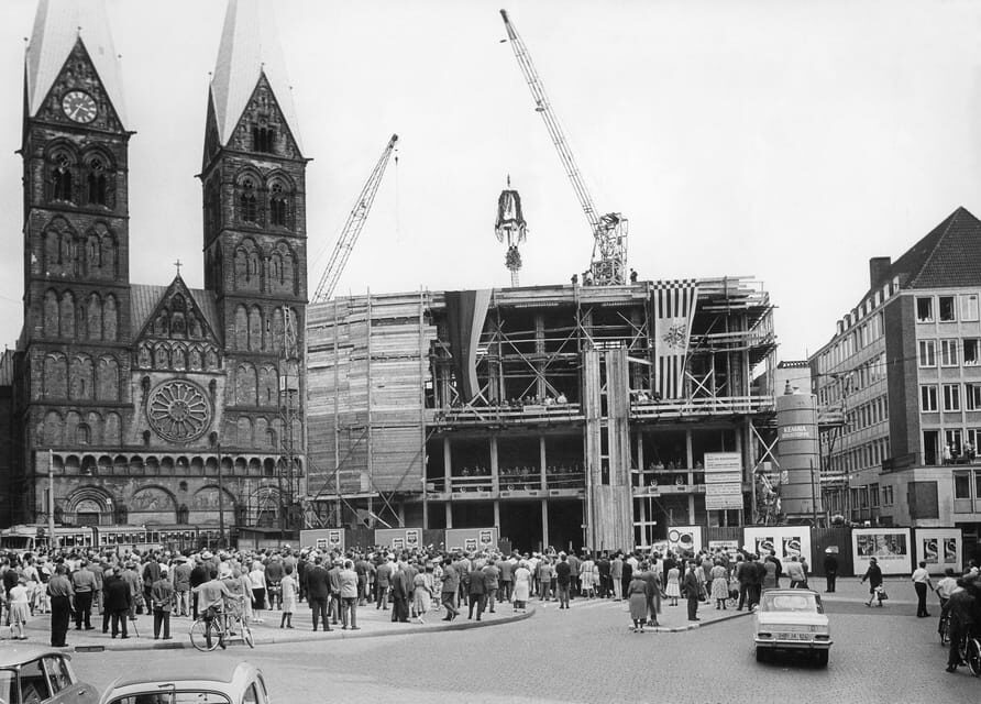 Bremen: Historic old town tour with Geo Epoche - An Engaging Introduction to Bremen’s Past