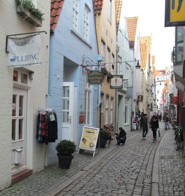 Bremen: Walking Tour of Historic Schnoor District - What to Expect During the Tour