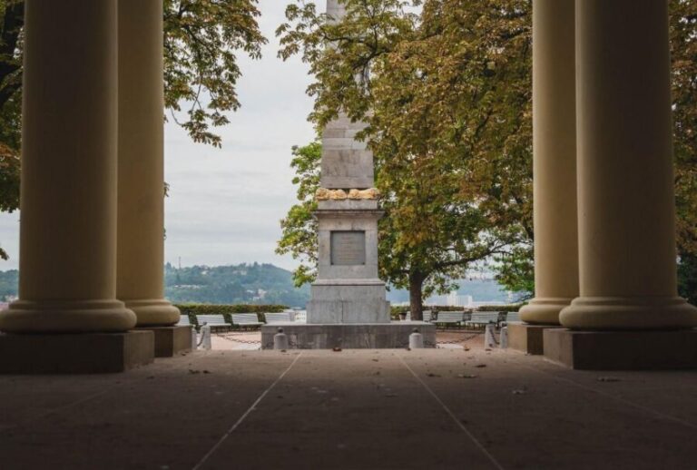 Brno: Private Walking Tour - Exploring Brno: A City of Hidden Gems and Grand Landmarks