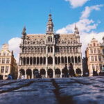 Brussels Highlights: Walking & Bus Tour with Waffle Tasting - The Itinerary Breakdown: What to Expect