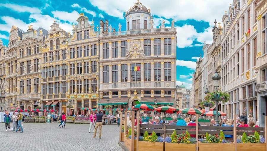 Brussels: Private 2-Hour Sightseeing Tour with Local Guide - The Itinerary Breakdown