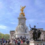 Buckingham Palace: Walking Tour with Entry & Audio Guide - An Overview of the Experience