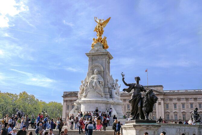 Buckingham Palace: Walking Tour with Entry & Audio Guide - An Overview of the Experience