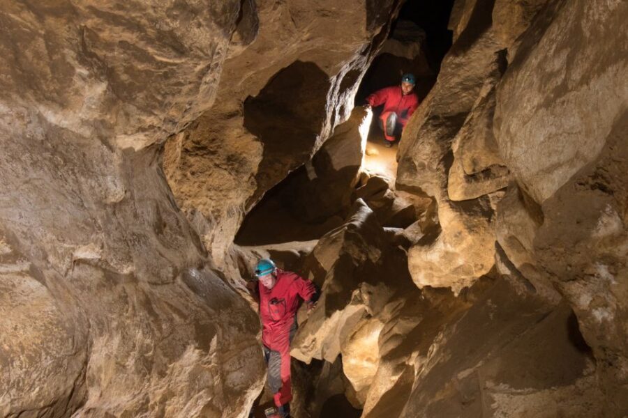 Budapest: Adventure Caving Tour with Guide - What the Tour Entails