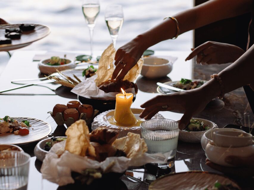 Budapest: BBQ Dinner Cruise w/ Live Music & Unlimited Drinks - Who Will Love This Experience?