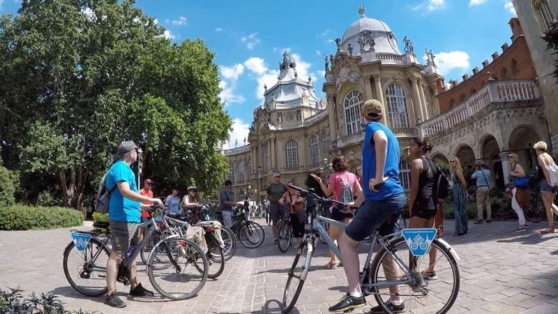 Budapest Bike Tour with a Hungarian Goulash - Key Points