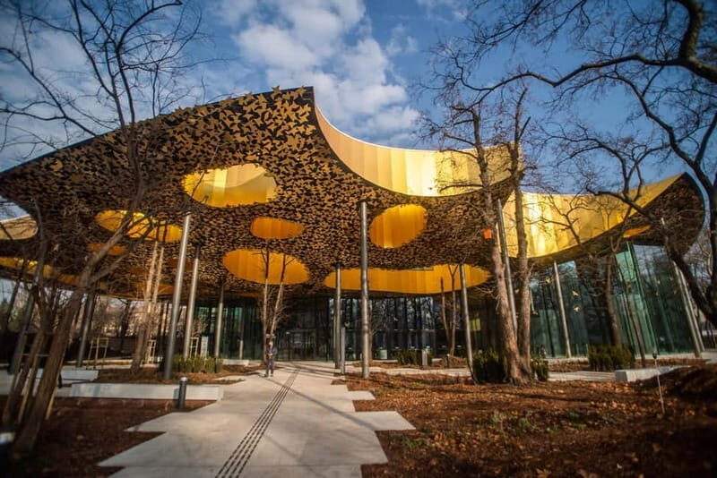 Budapest: City Park- True Crime of Hungary- Walking Tour - What to Expect at Each Stop