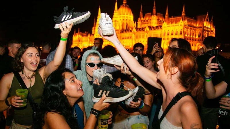 Budapest: Danube Beat Party Cruise with Drink Packages - The Cruise Itself – Sights and Vibe