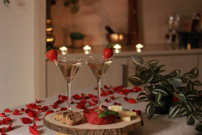 BUDAPEST, Day Spa : Couples Massage with Roses Bubble Bath - What Makes This Experience Special?