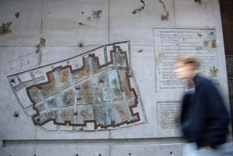 Budapest: Jewish Quarter Walking Tour with Synagogue Entry - The Great Synagogue: A Highlight