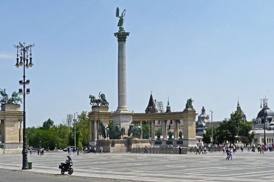 Budapest: Private Walking Tour in the Pest Side - A Closer Look at the Itinerary