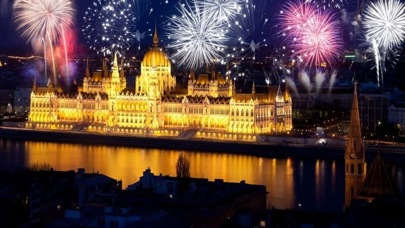 Budapest: St Stephen's Day Fireworks Cocktail Cruise - Who Is This Cruise Best For?