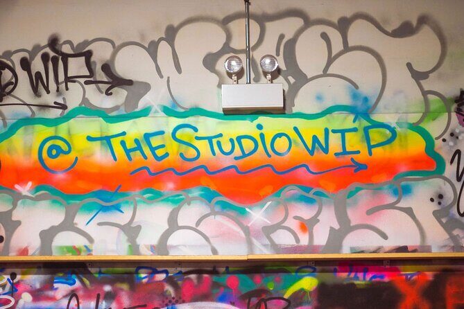 BYOB Spray Paint 'n' Sip at Studio W.I.P. Chicago - How the Workshop is Structured