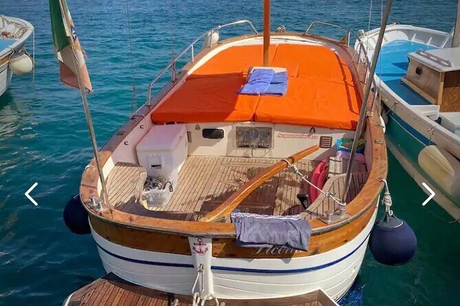 Capri magical boat tour for an unforgettable 3 hour experience. - Analyzing the Value