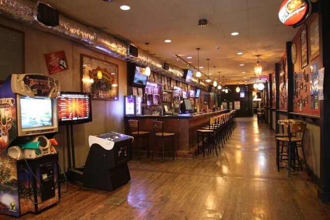 Charlotte Bar Hunt: Uptown Charlotte Showdown - The Social and Cultural Experience