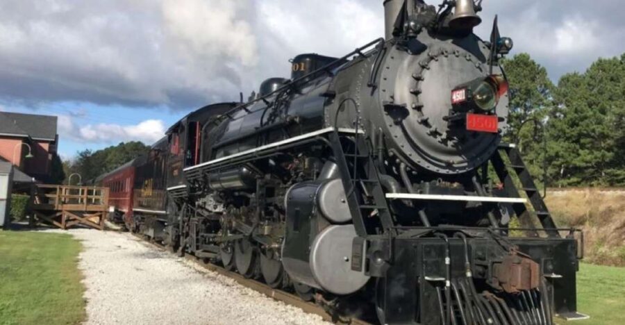 Chattanooga: Derailed Trolley Tour and Train Ride - Analyzing the Value and Experience