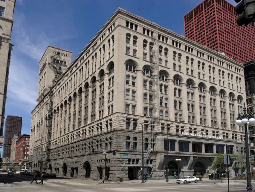 Chicago: Historic Skyscrapers Guided Walking Tour - A Closer Look at the Tour Experience
