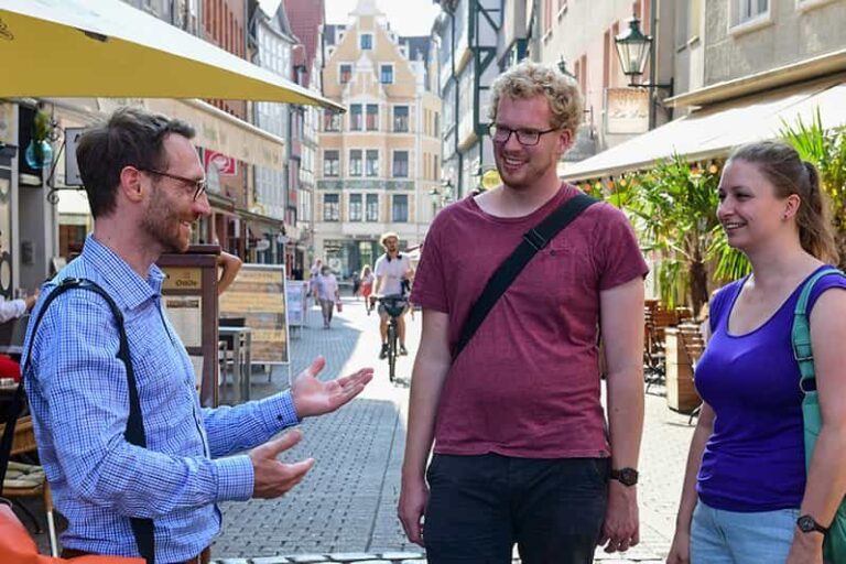 Cologne: entertaining guided tour to old town highlights - Authenticity and Authentic Experiences