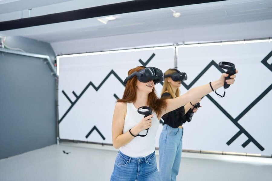 Cologne: Virtual escape game adventure at 7th Space - The Escape Adventure Experience