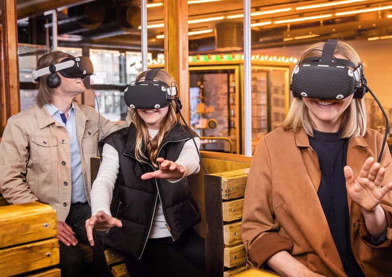 Cologne: Virtual Reality Time Travel Experience Ticket - The Hat Shop: Fashion, Identity, and a Dash of Drama