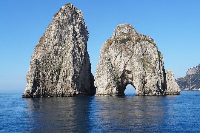 complete tour of the island of Capri by private boat - FAQs