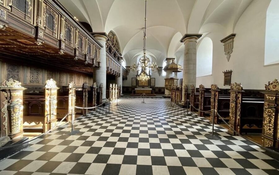 Copenhagen: Kronborg Castle Tour in Spanish - Accessibility and Comfort