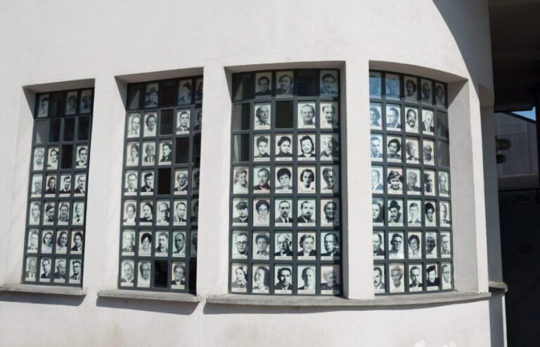 Cracow: Kazimierz by Golf Cart and Schindler's Factory Tour - Exploring Kazimierz and Its Jewish Heritage
