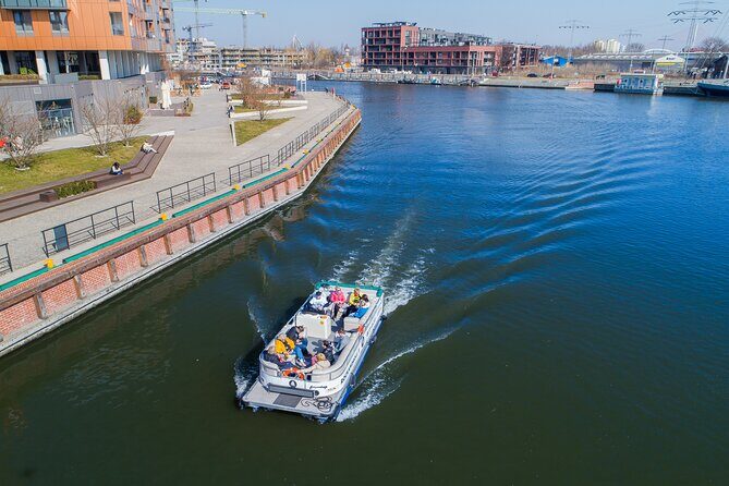 Cruises on the Motlawa River by a luxury catamaran - Gdask from the water side - What Makes This Tour Special