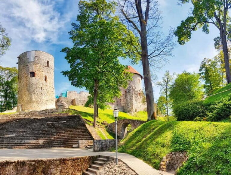 Csis, Lgatne & Sigulda Tour: Must-see Highlights - Who Would Enjoy This Tour Most?
