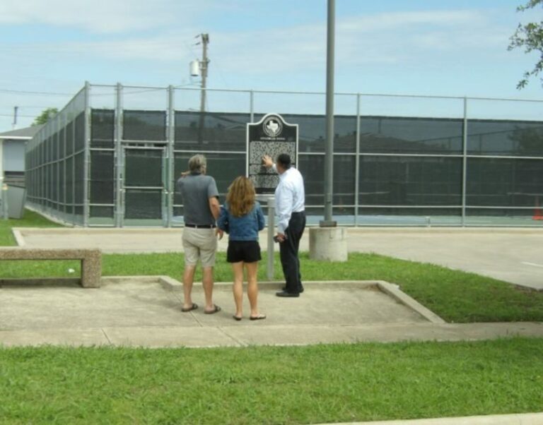 Dallas: 2-Hour JFK Assassination Tour without Museum - Why Guide Expertise Matters