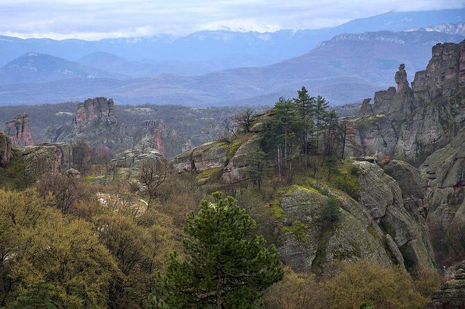 Day tour to the Natural wonders Belogradchik Rocks & Venetsa cave - Duration and Timing