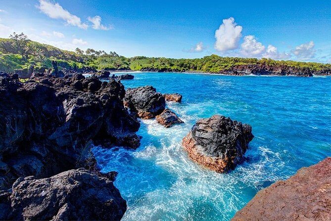 Day Trip from Oahu to Maui: Road to Hana Adventure - Paia Town and Keanae Peninsula