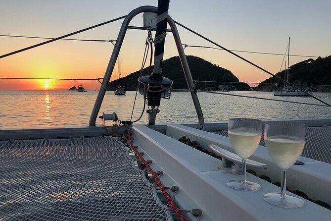 Day trip on a sailing catamaran in Sardinia - The Value Proposition