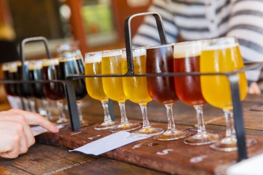DC: Guided Craft Brewery Tours with a Snack - The Tasting Experience
