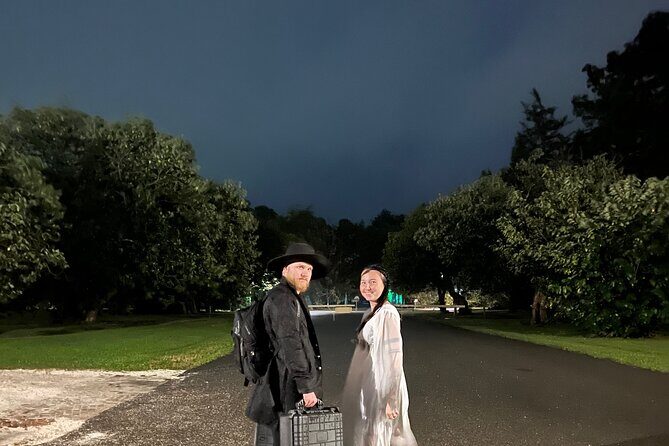 Dead Of Night Ghost Tour in Williamsburg / PARANORMAL EQUIPMENT - Setting the Scene: What to Expect