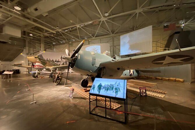Deluxe Arizona Memorial and Pearl Harbor Aviation Museum Tour - Transportation and Group Dynamics