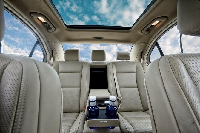 Departure by Luxury Sedan from Denver City to Denver Airport DEN - What the Journey Looks Like