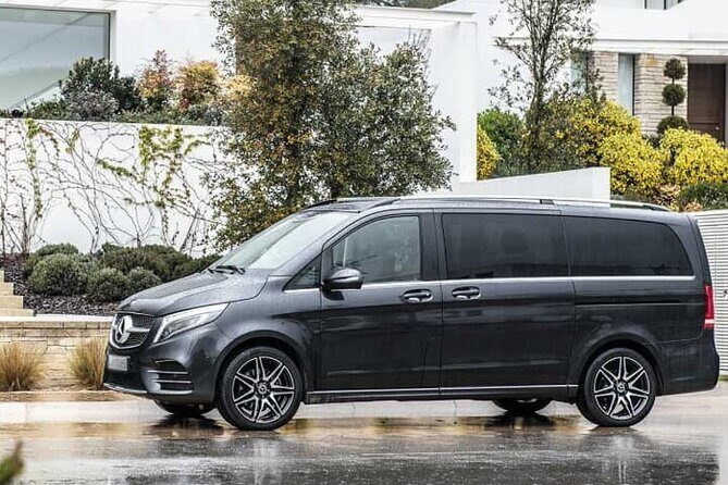 Departure from Amsterdam City to Amsterdam Airport AMS by Minivan - Value and Cost Analysis