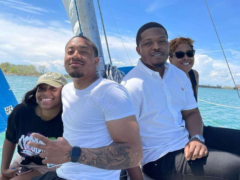 Detroit: Lake St. Clair Boat Cruise with Choice of Vessel - Scenery and Highlights Along the Route