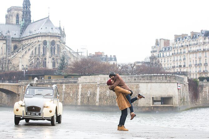 Discover Paris with a Local in his Unique Vintage Car - Authenticity and Local Insights